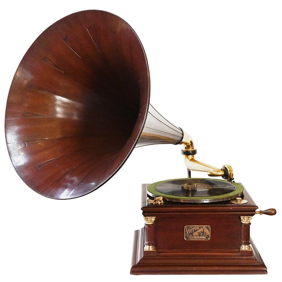 American Victor VI 78 RPM Spearpoint Horn Mahogany Phonograph ...