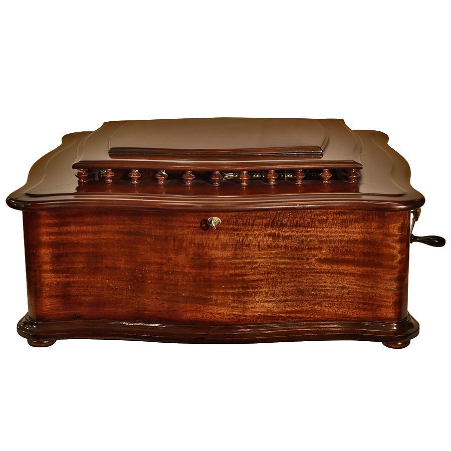 American Regina 20 3/4" Disc Music Box - Renaissance Antiques